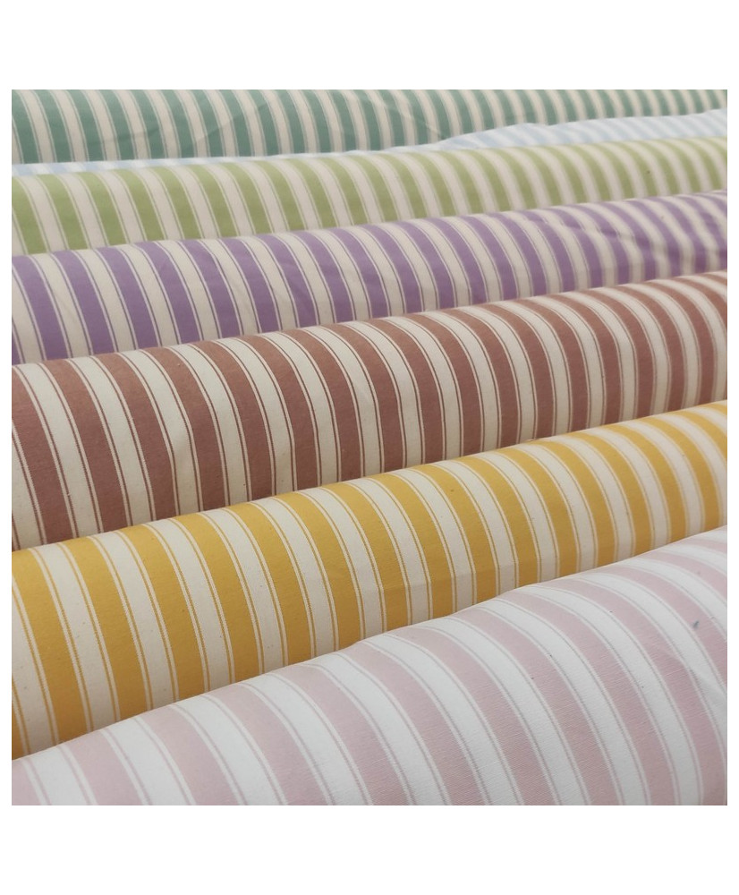 Tissu à Rayures Rouen. Très bien pour des confections en ameublement.